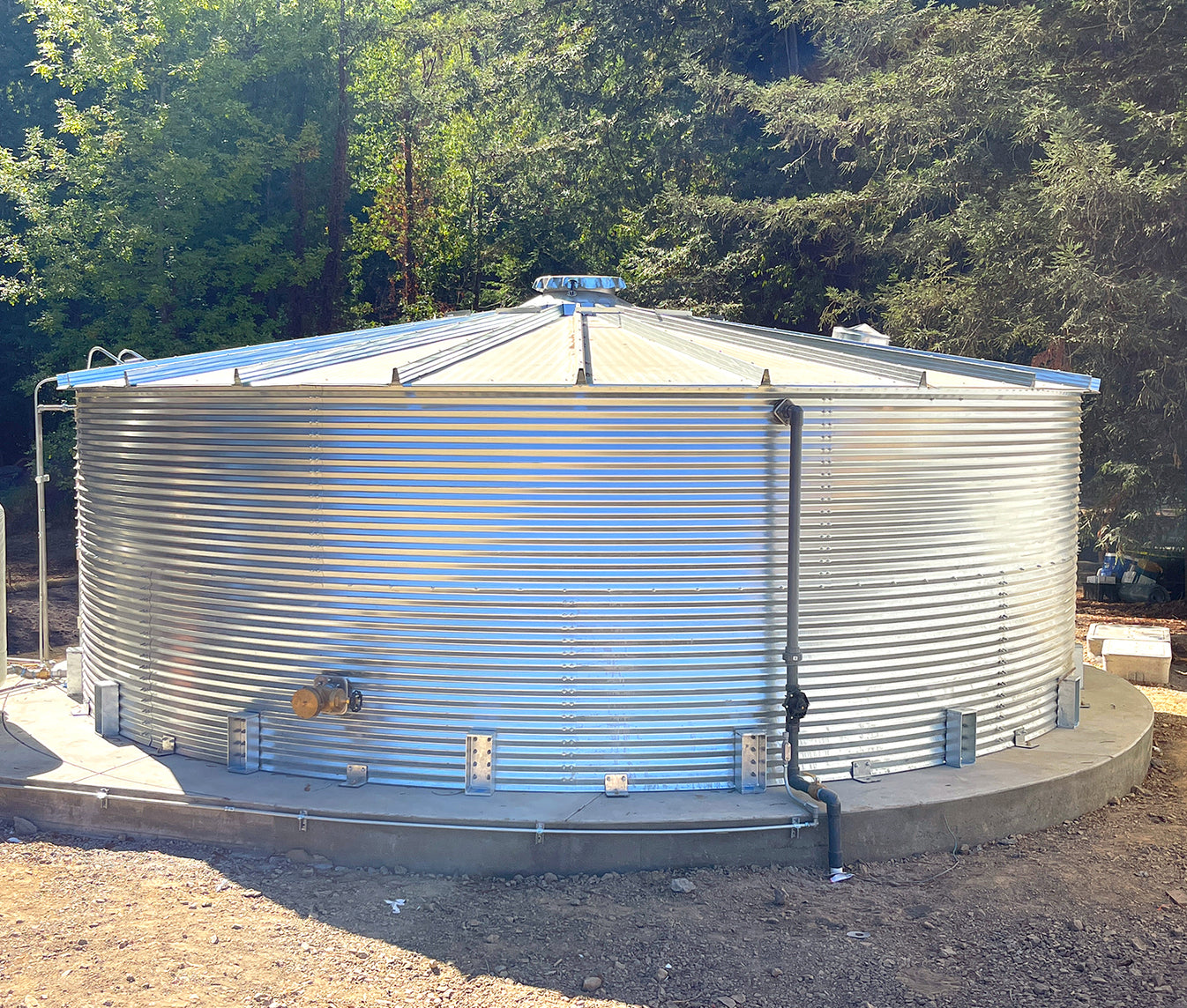 Classic Corrugated Galvanized Steel Water Storage Tanks | Rhino